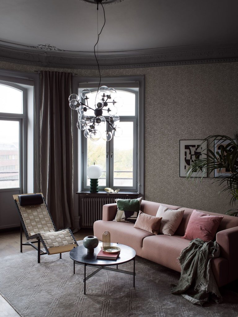 Palm Springs Blue - Stylish Palm leaf wallpaper for modern interiors