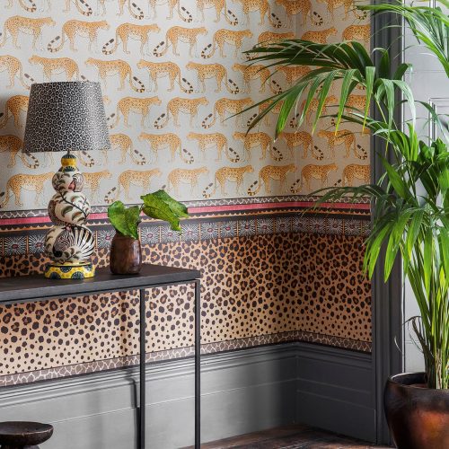How to mix wallpaper patterns together in one room